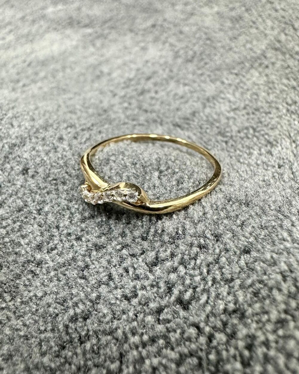 GOLD18k Ring 💍 Dubai Preloved 5x Diamond 💎 | Daim Traders